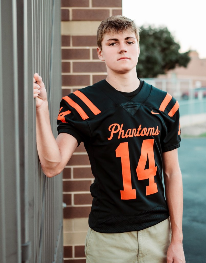 De Pere, Wisconsin Photographer / Brody's Senior Session | RP Photography